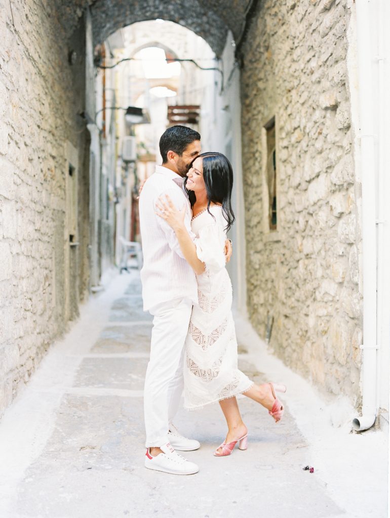 Everything You Need to Know About Engagement Photos - Les Anagnou ...